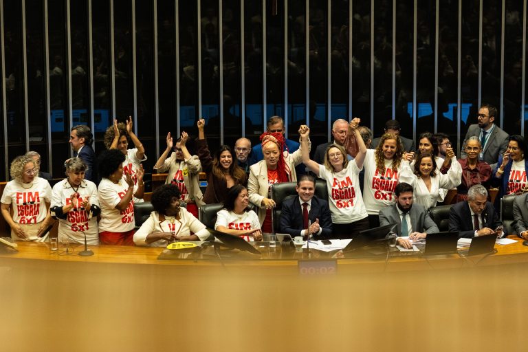 Aprovação do fim da escala 6×1 domina redes sociais e impulsiona ...